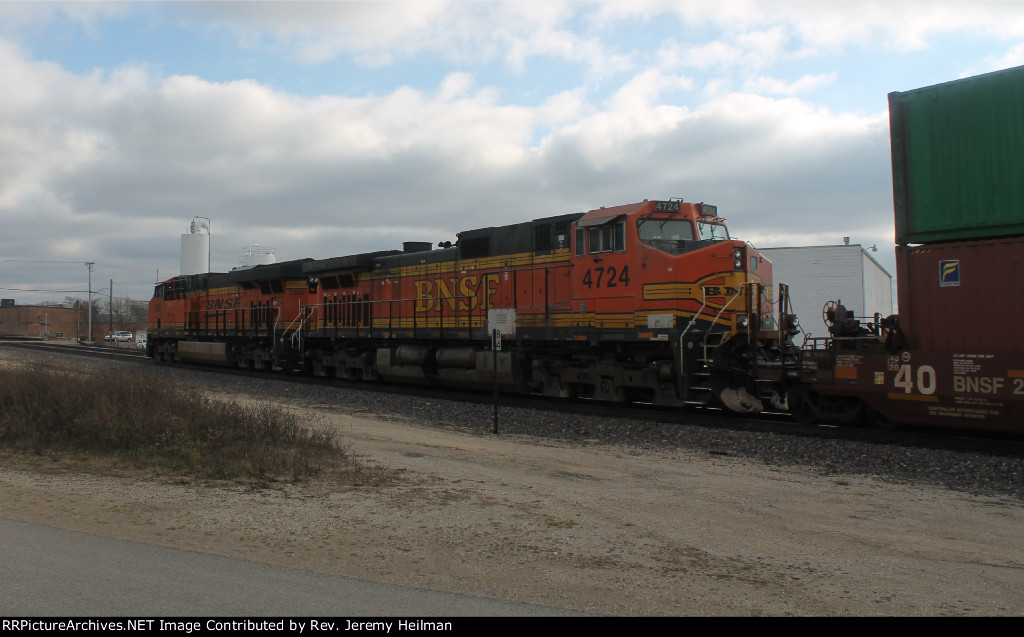 BNSF 7906 & 4724 (2)